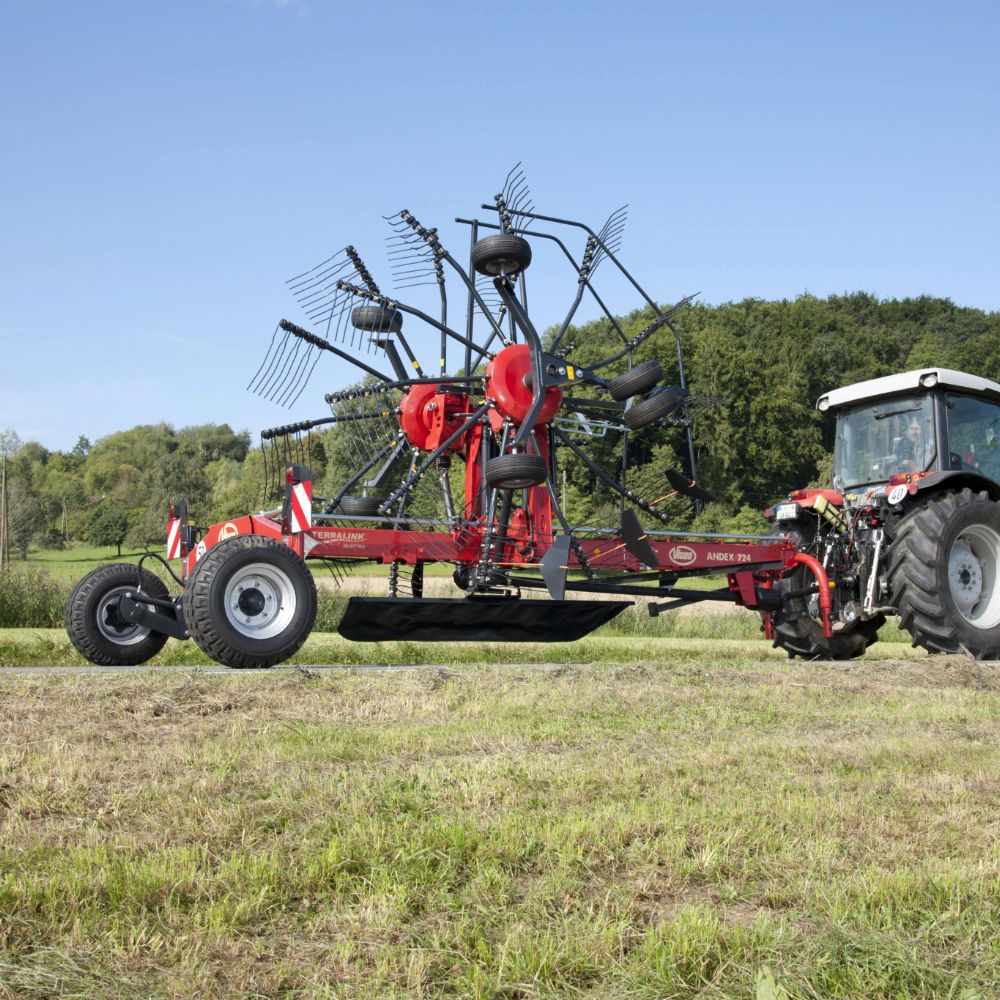 Vicon Andex 724 Twin Rake - L.Evans & Son, Hereford