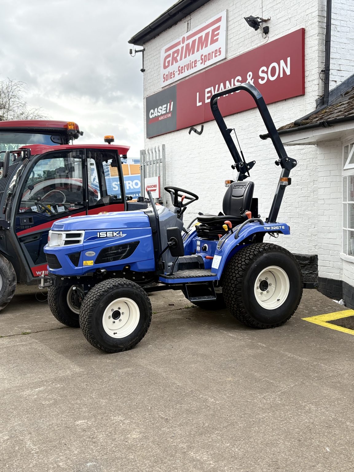Iseki TM3267 E Compact Tractor - L.Evans & Son, Hereford